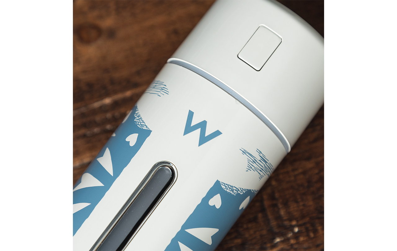 ウェザー・R モデル ミニ加湿器 | GOODS | 「ジョジョの奇妙な冒険」公式ポータルサイト